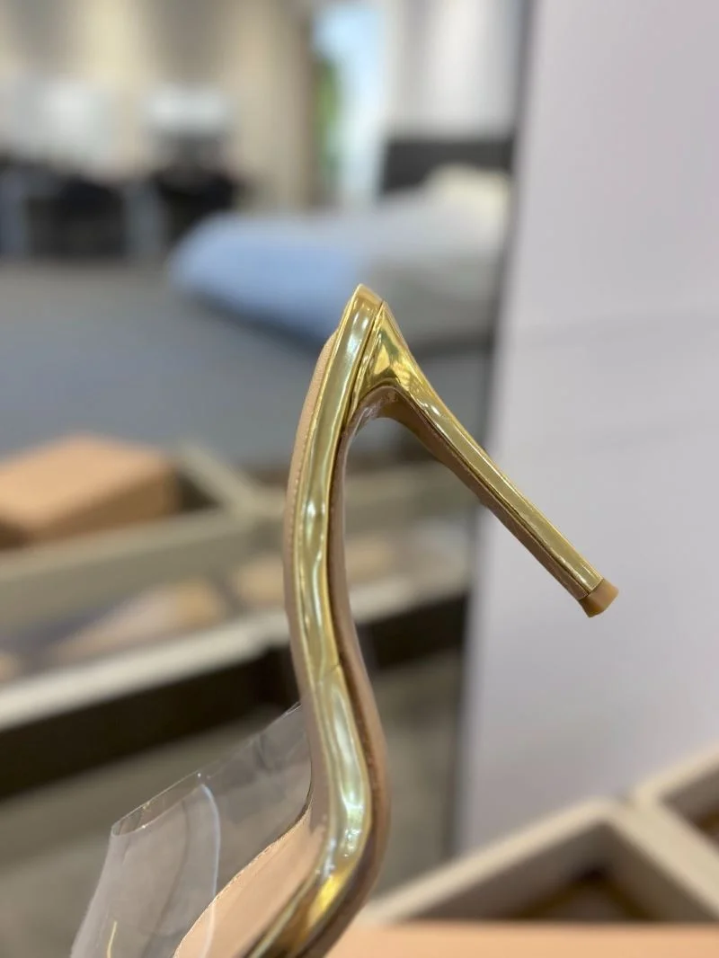 Accurate model Gianvito Rossi Sandals