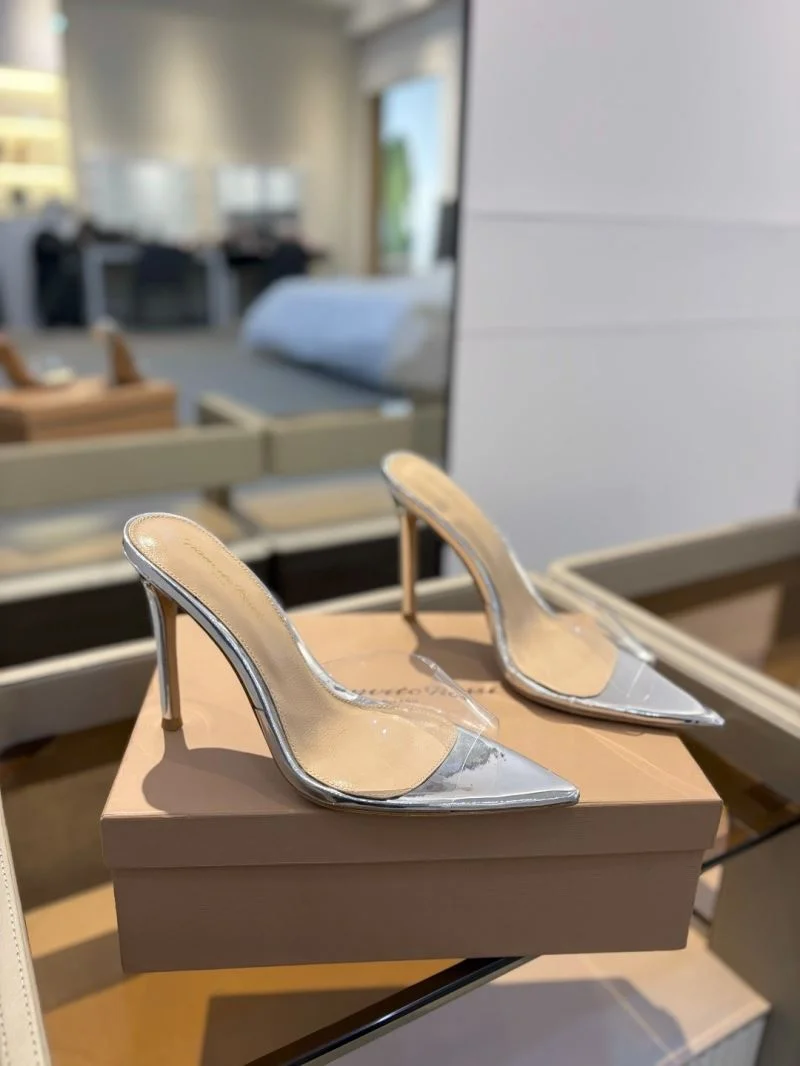 Bargain Gianvito Rossi Sandals
