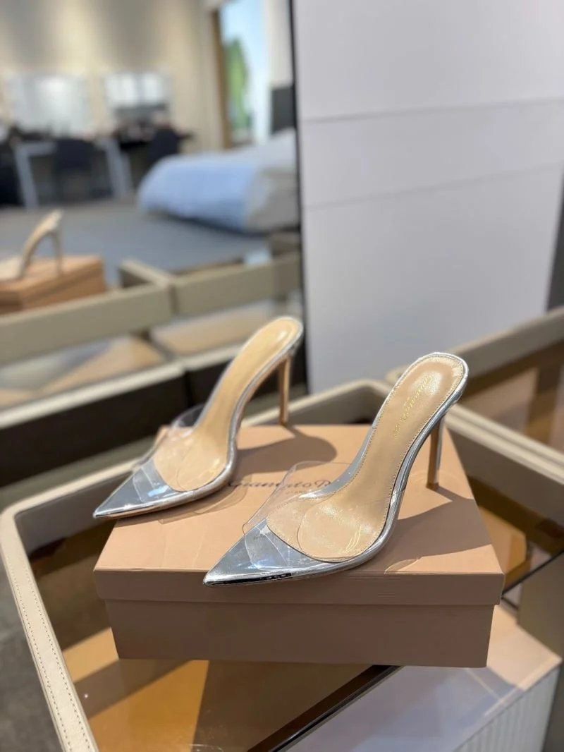 Bargain Gianvito Rossi Sandals