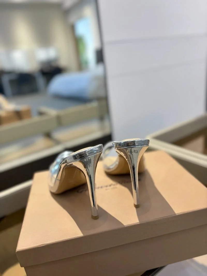 Bargain Gianvito Rossi Sandals