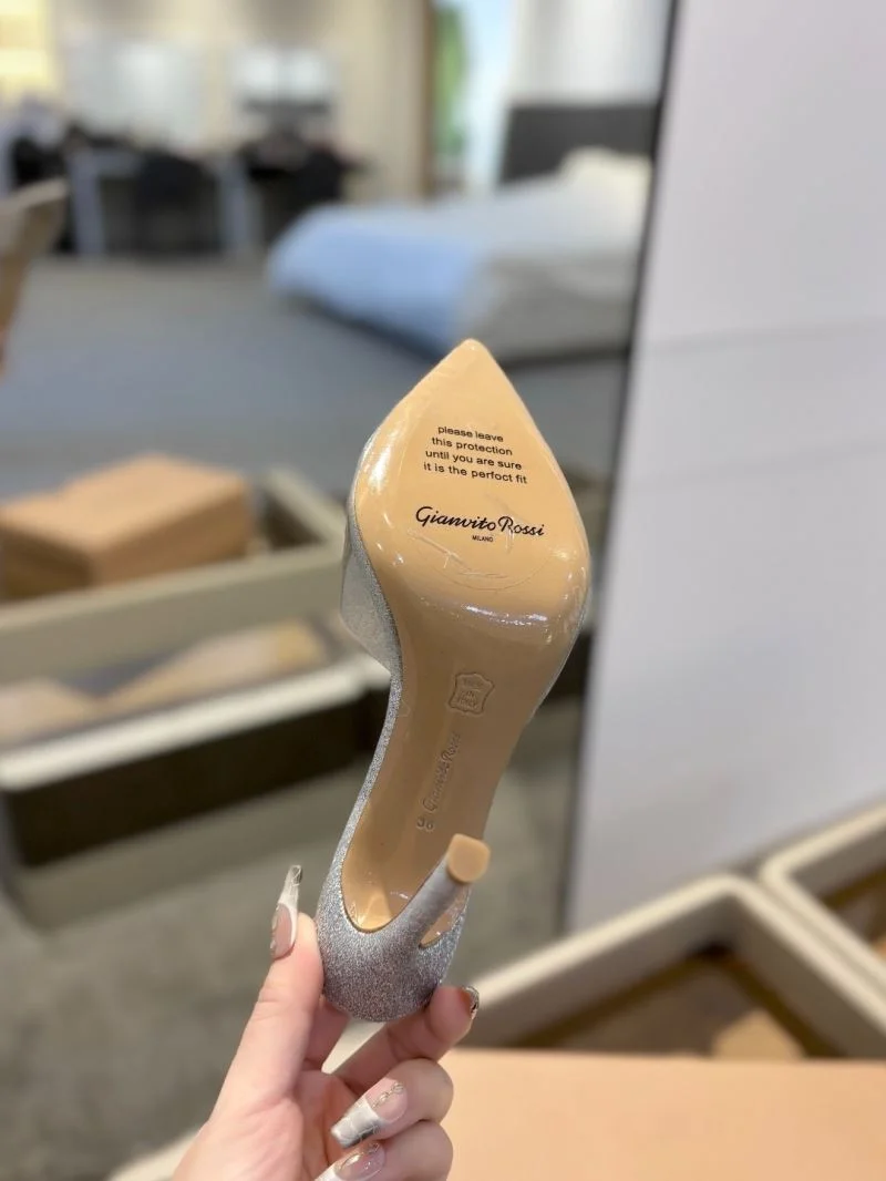 Value-priced Gianvito Rossi Sandals