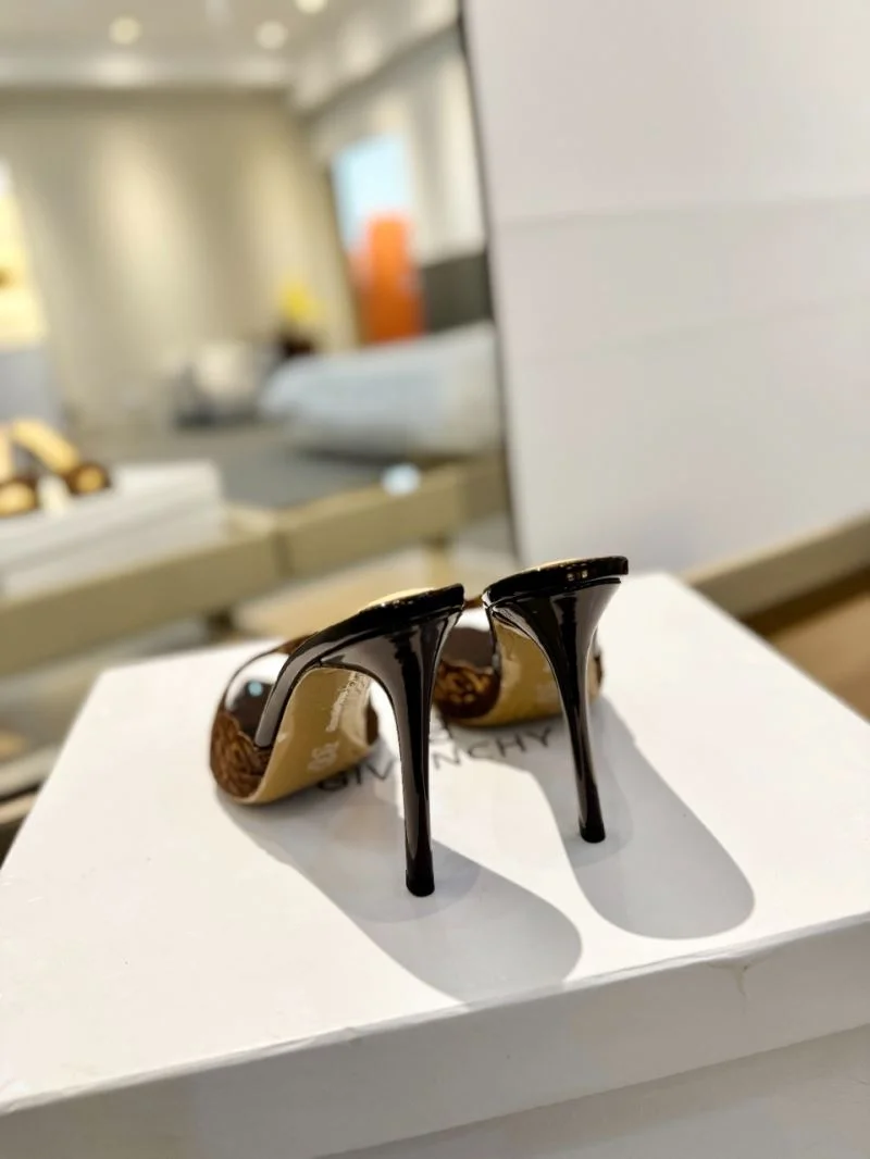 Factory-made Gianvito Rossi Sandals