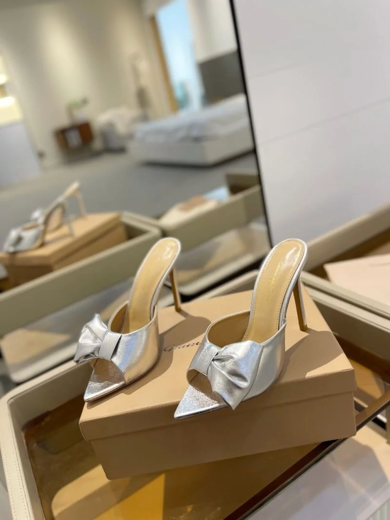 Bargain Gianvito Rossi Sandals