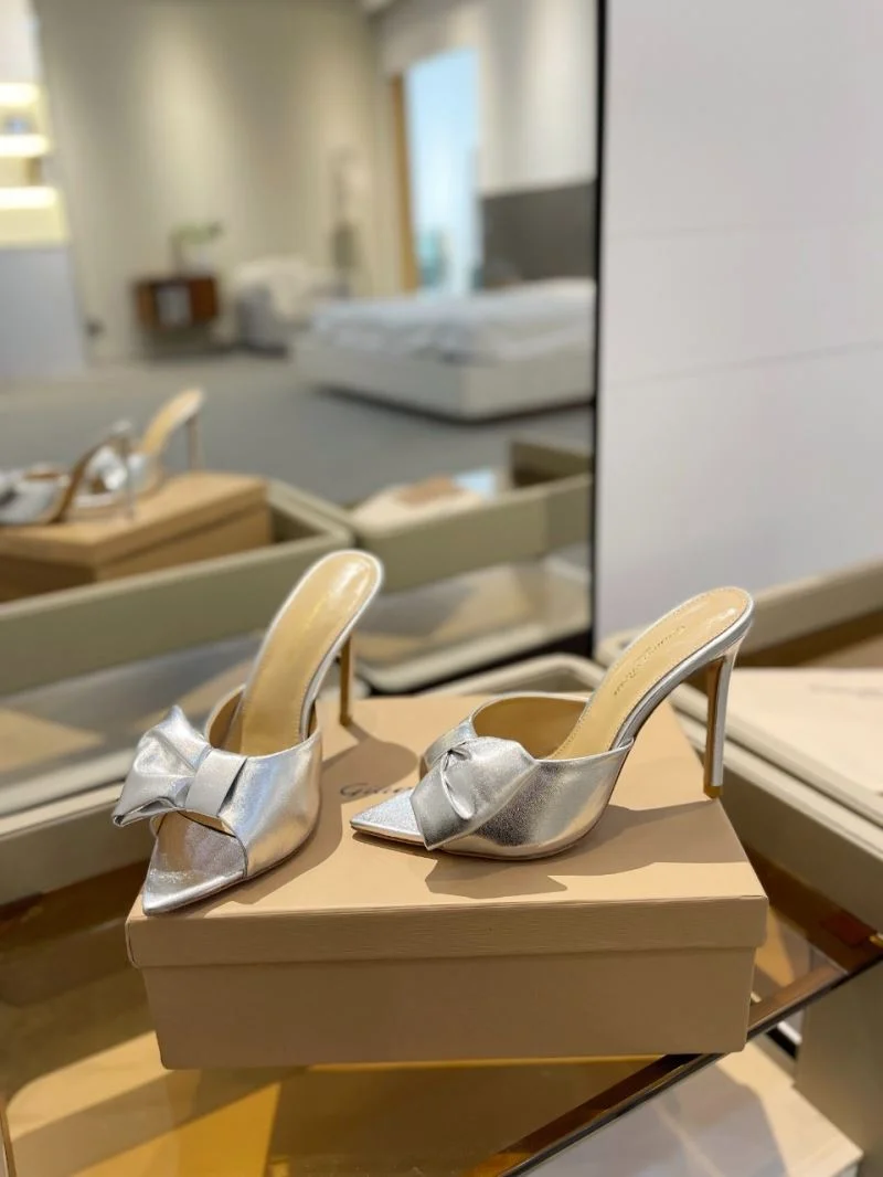 Bargain Gianvito Rossi Sandals