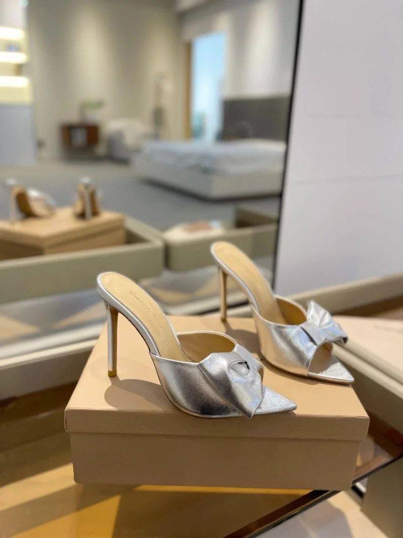 Bargain Gianvito Rossi Sandals