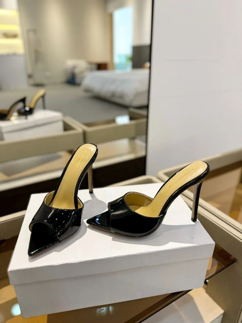Value-priced Gianvito Rossi Sandals