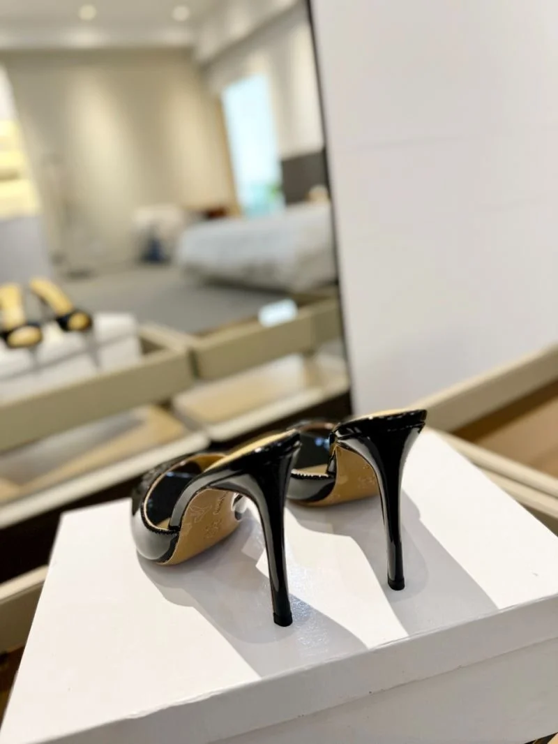 Value-priced Gianvito Rossi Sandals