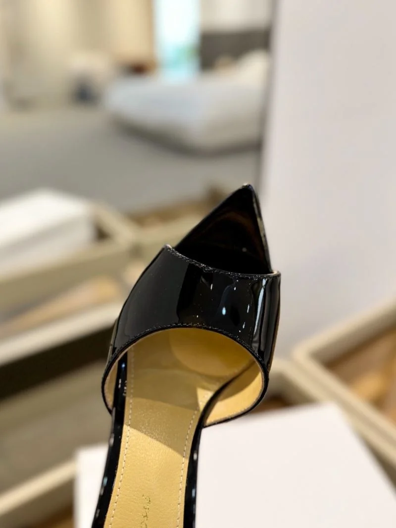 Value-priced Gianvito Rossi Sandals