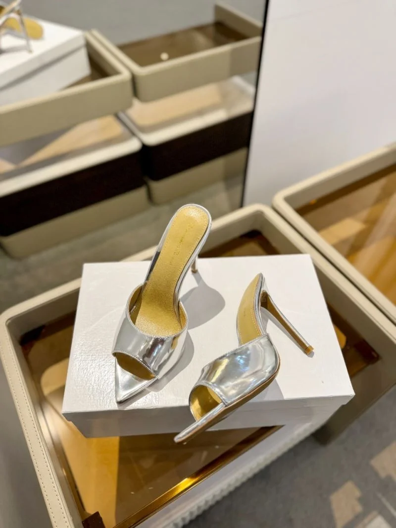 Legit Gianvito Rossi Sandals