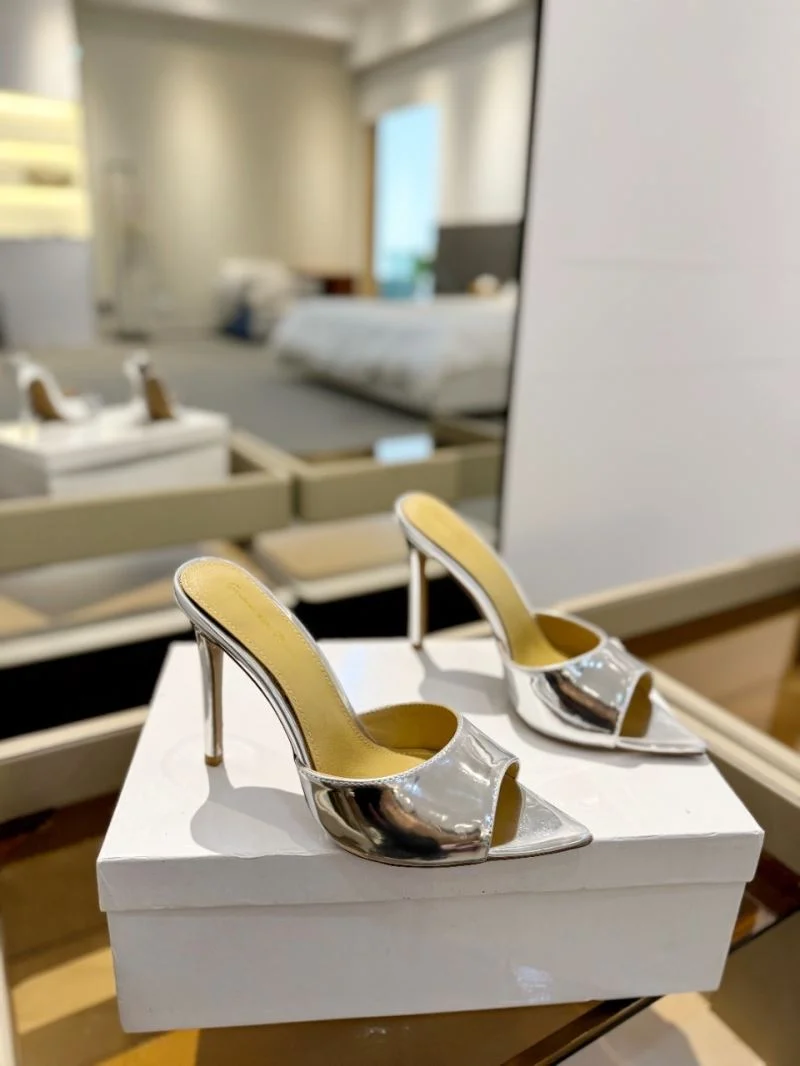 Legit Gianvito Rossi Sandals