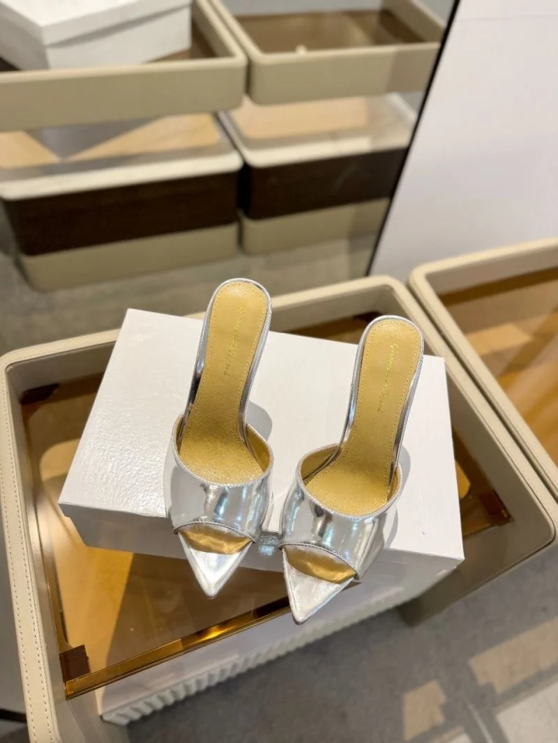 Legit Gianvito Rossi Sandals