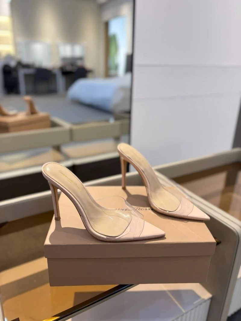 Legit Gianvito Rossi Sandals