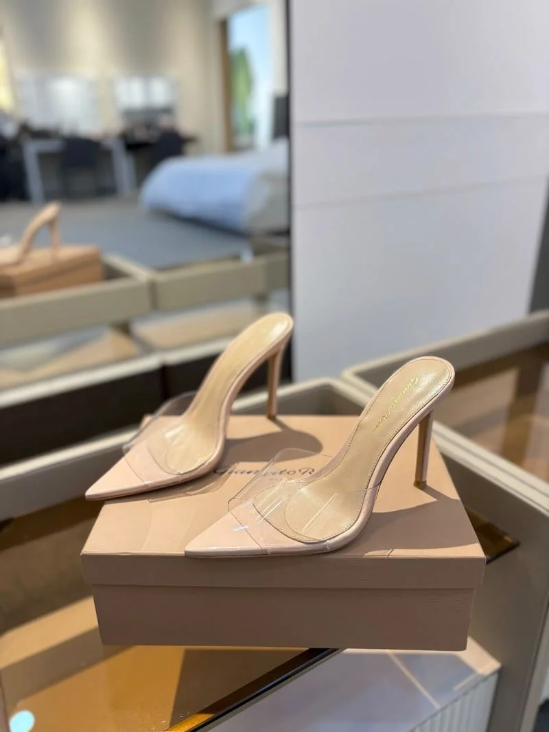 Legit Gianvito Rossi Sandals