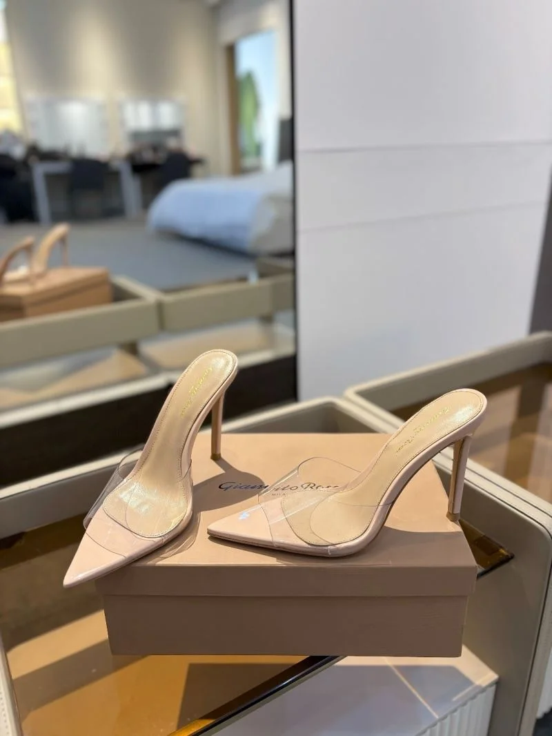 Legit Gianvito Rossi Sandals