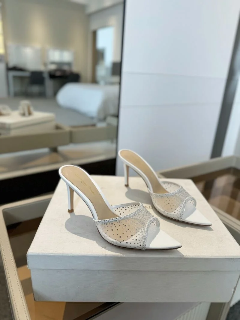 Accurate model Gianvito Rossi Sandals