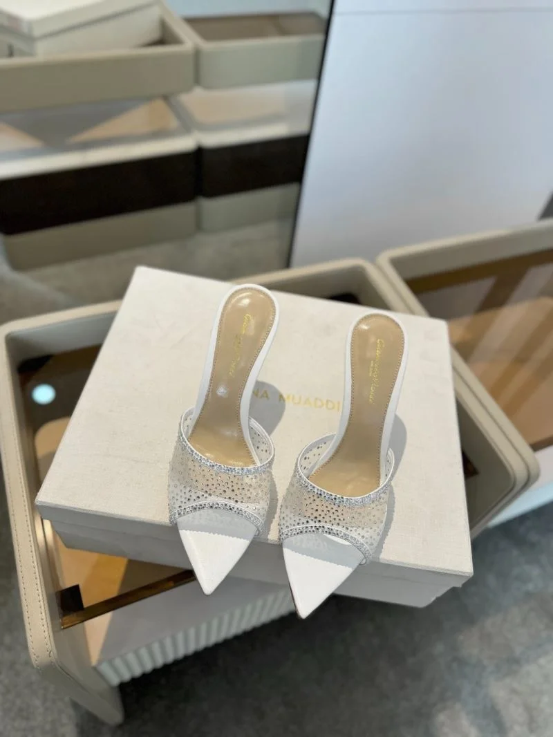 Accurate model Gianvito Rossi Sandals