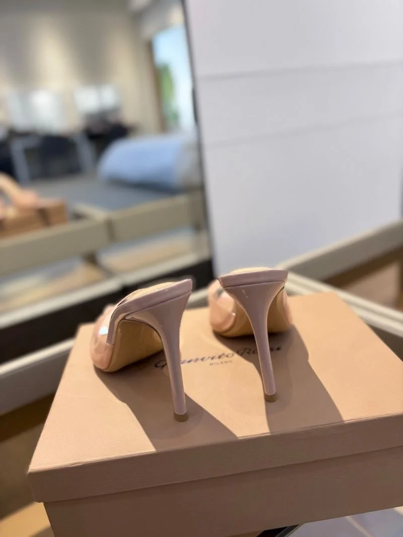 Bargain Gianvito Rossi Sandals
