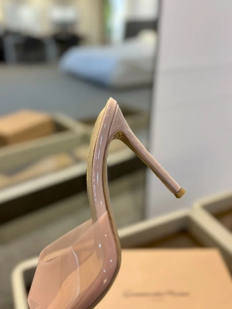 Bargain Gianvito Rossi Sandals