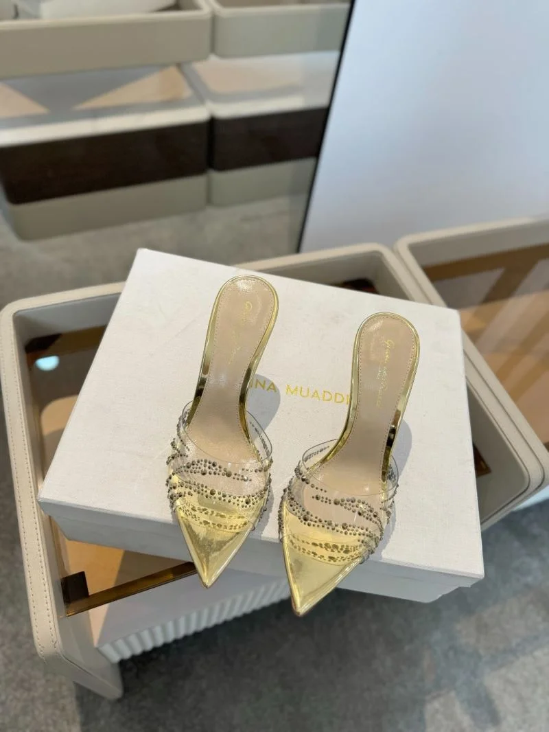 Accurate model Gianvito Rossi Sandals
