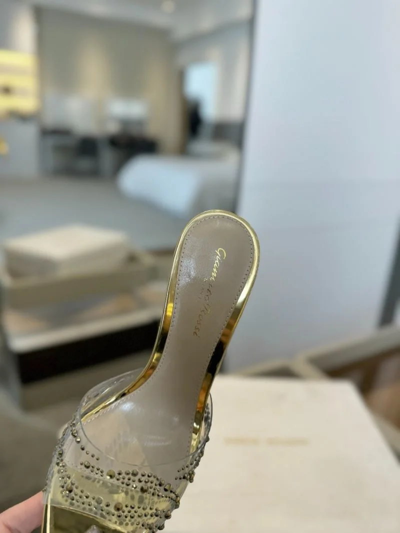Accurate model Gianvito Rossi Sandals