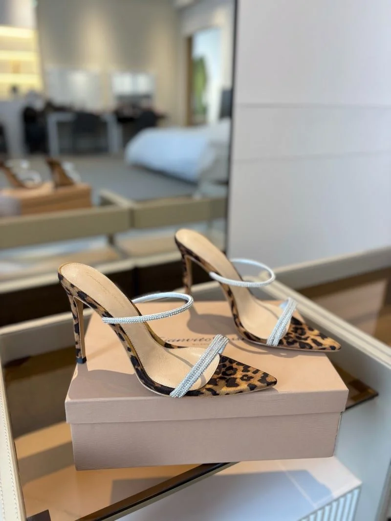 High accuracy Gianvito Rossi Sandals