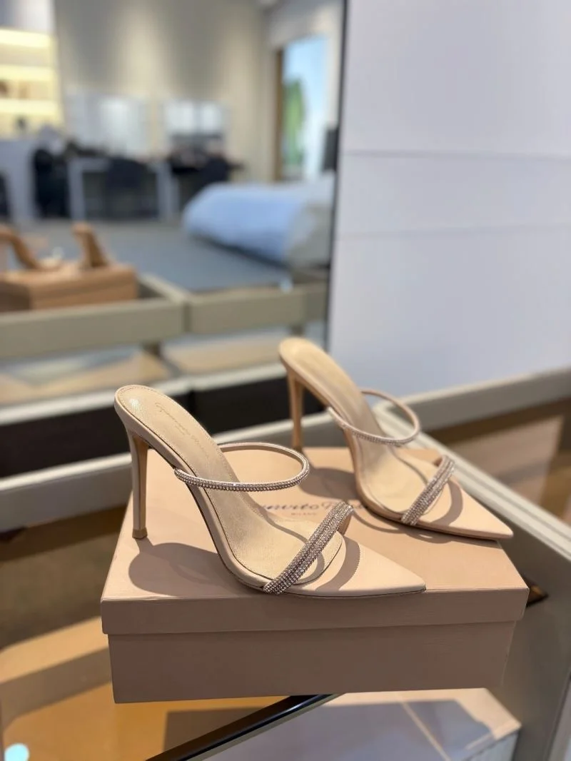 Exact replica Gianvito Rossi Sandals
