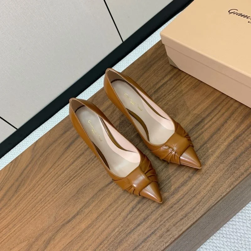Bargain Gianvito Rossi Shoes