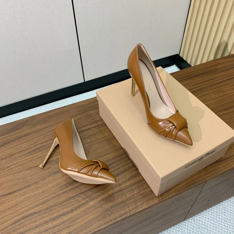 Bargain Gianvito Rossi Shoes