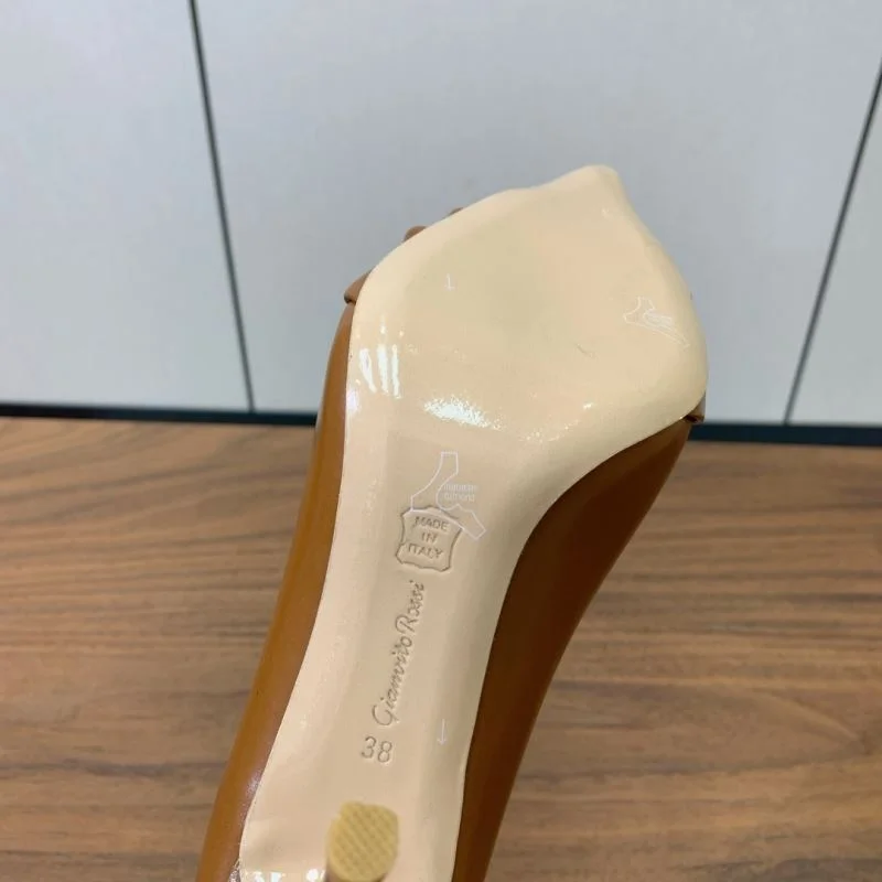 Bargain Gianvito Rossi Shoes