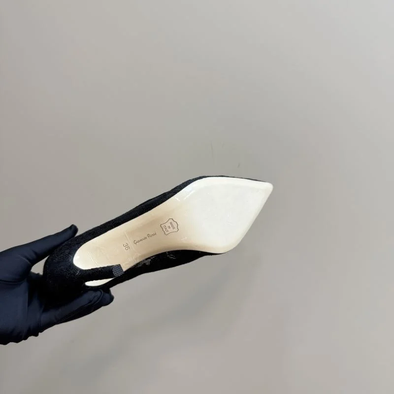 Top match Gianvito Rossi Shoes