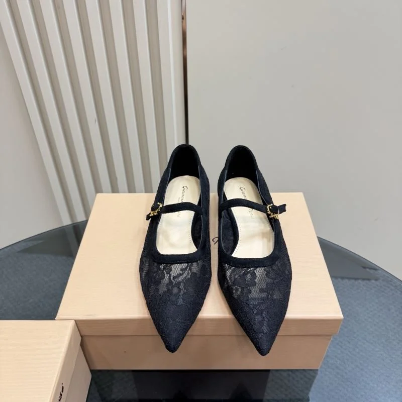 Bargain Gianvito Rossi Shoes