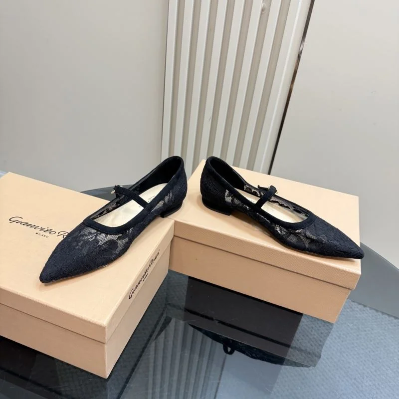 Bargain Gianvito Rossi Shoes