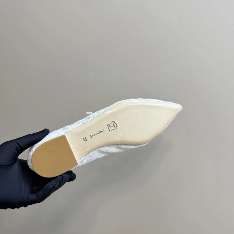 Reasonably priced Gianvito Rossi Shoes