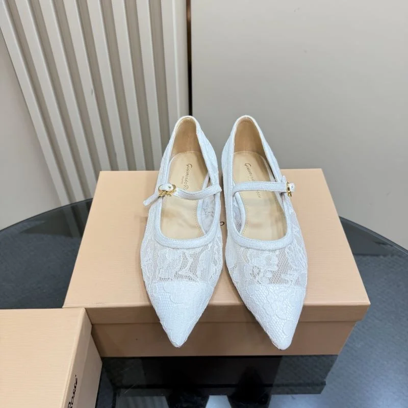 Reasonably priced Gianvito Rossi Shoes