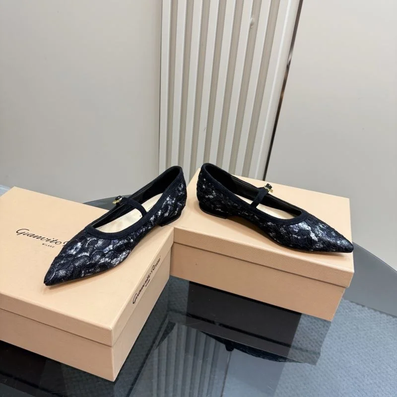 Bargain Gianvito Rossi Shoes
