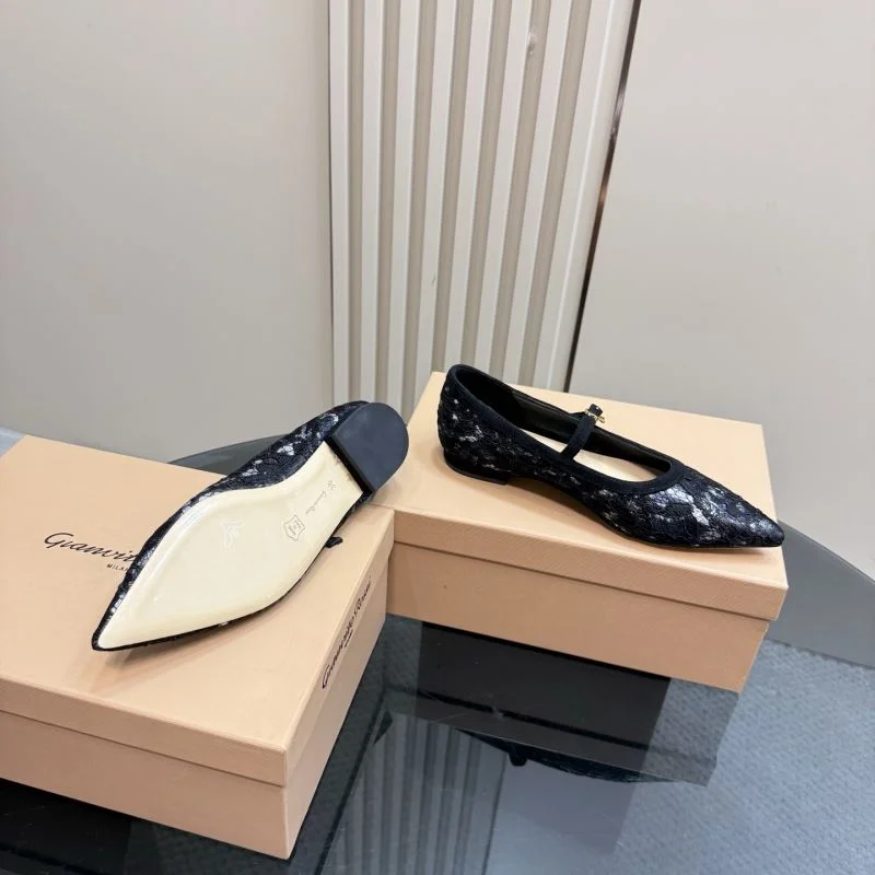 Bargain Gianvito Rossi Shoes