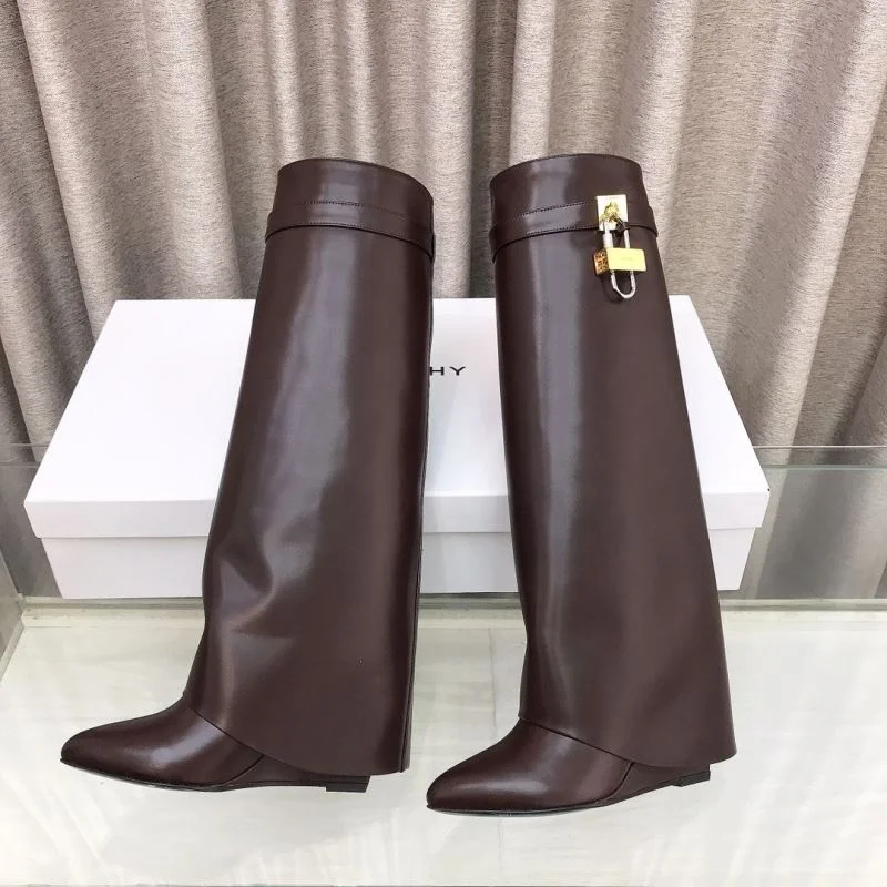 Bargain Givenchy Boots