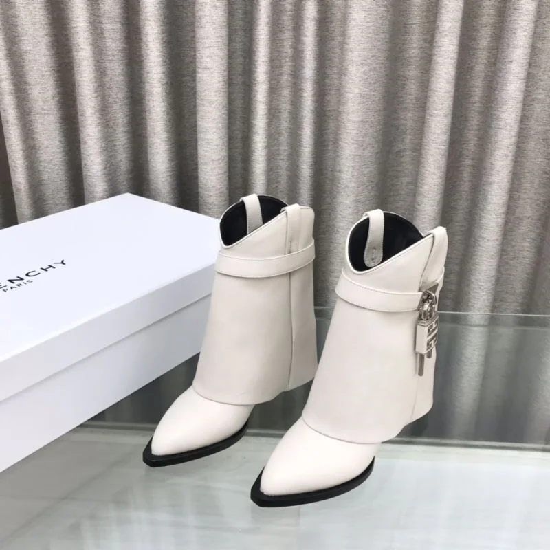 Top match Givenchy Boots