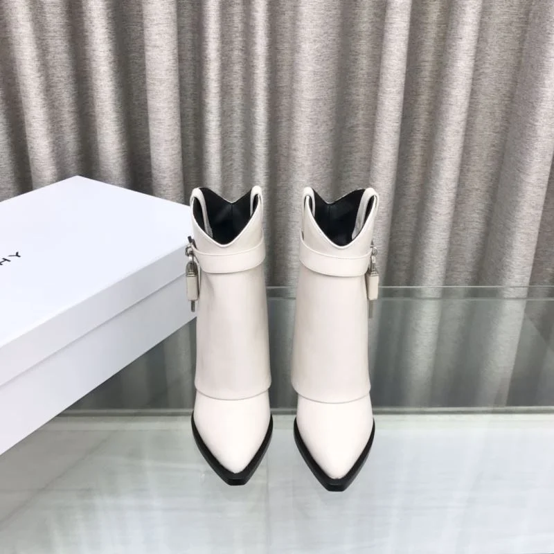 Top match Givenchy Boots