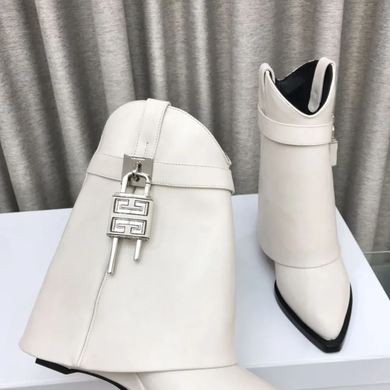 Top match Givenchy Boots