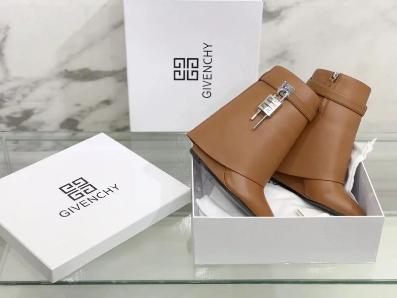 Accurate model Givenchy Boots