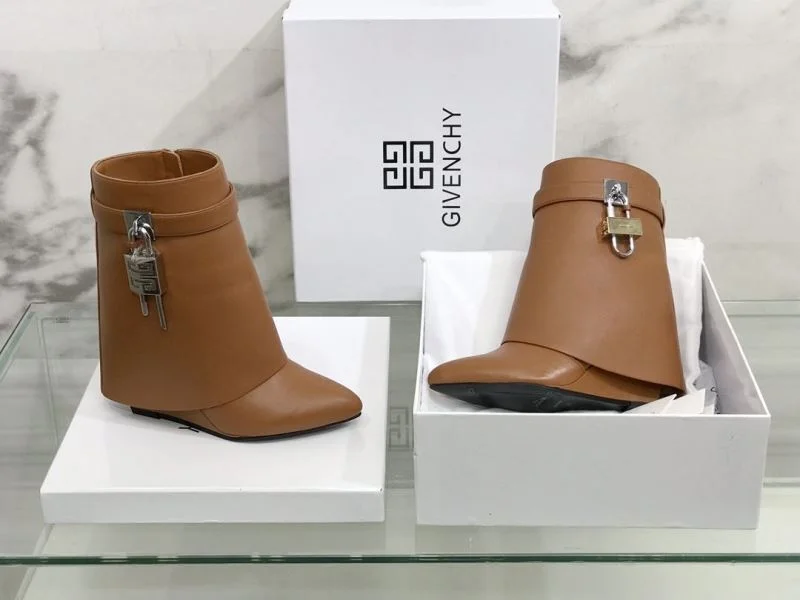 Accurate model Givenchy Boots