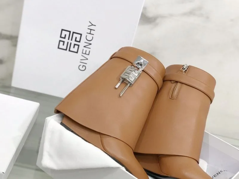 Accurate model Givenchy Boots