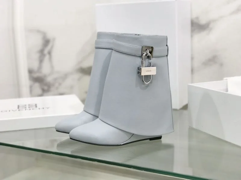 Top match Givenchy Boots