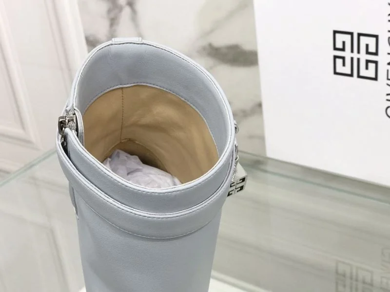 Top match Givenchy Boots
