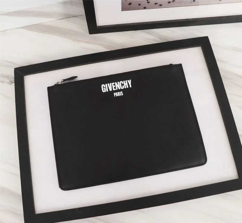 Bargain Givenchy Clutch Bags