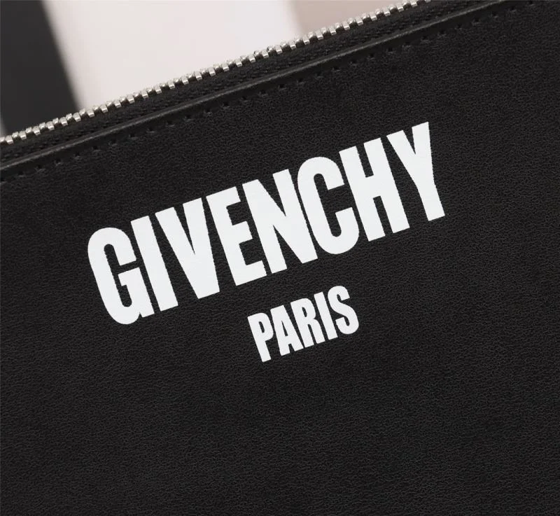 Bargain Givenchy Clutch Bags