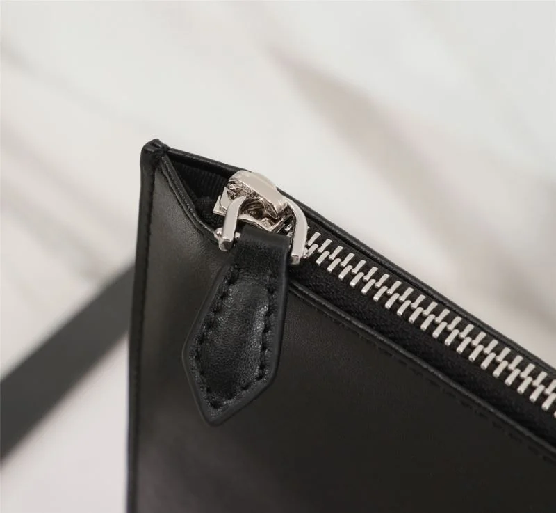 Bargain Givenchy Clutch Bags