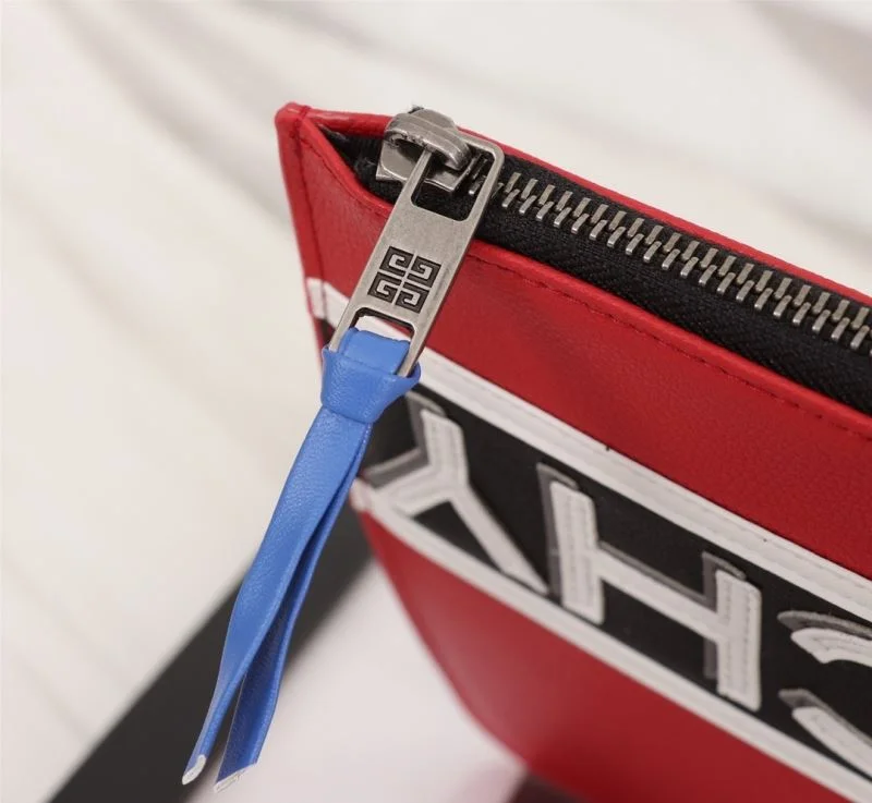 Bargain Givenchy Clutch Bags