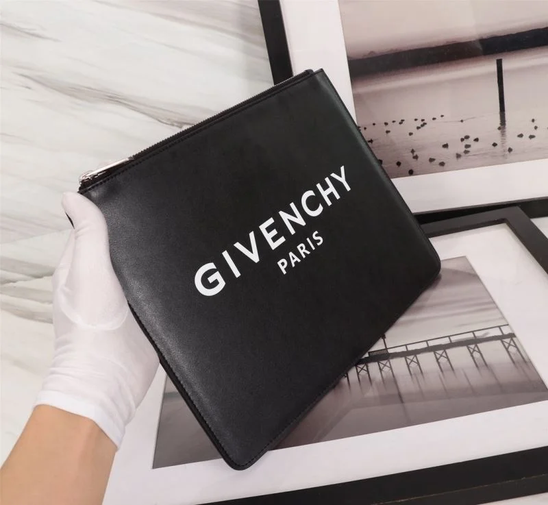 Top mirror Givenchy Clutch Bags